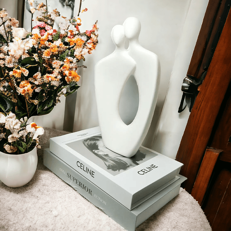 Handcrafted Ceramic Showpiece – Decorporium